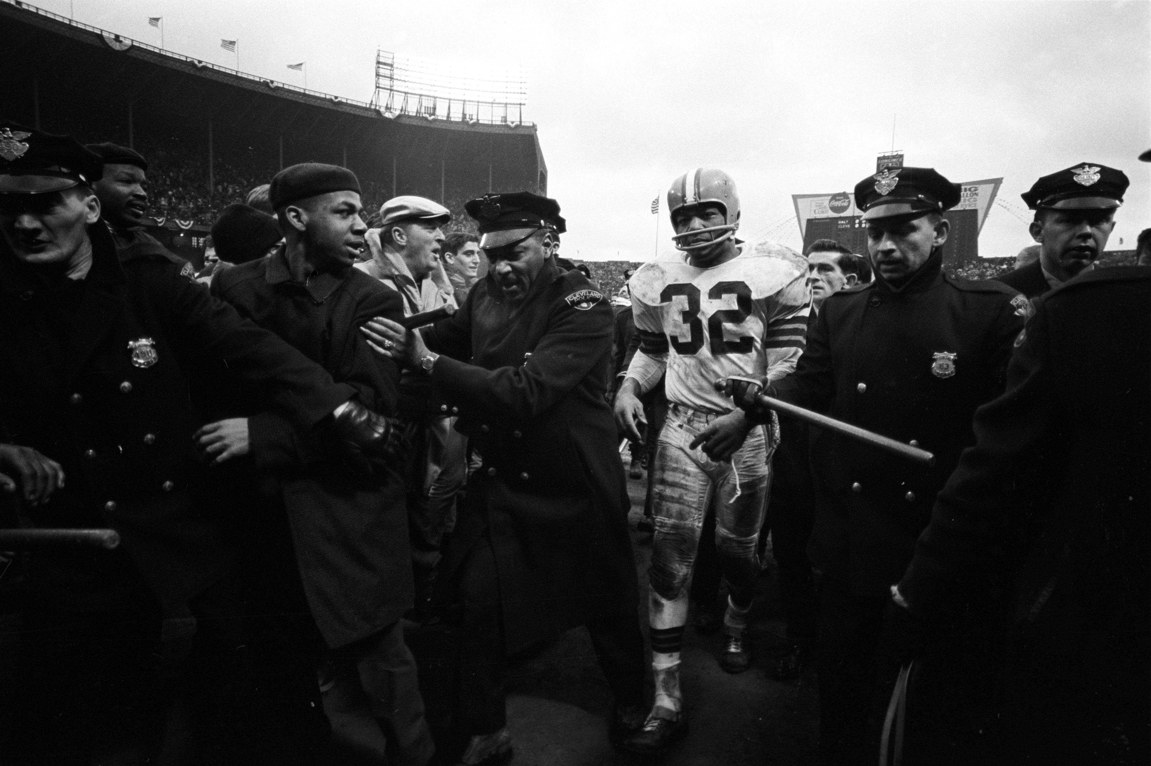 Jim Brown Walking Off Field | Neil Leifer Photography