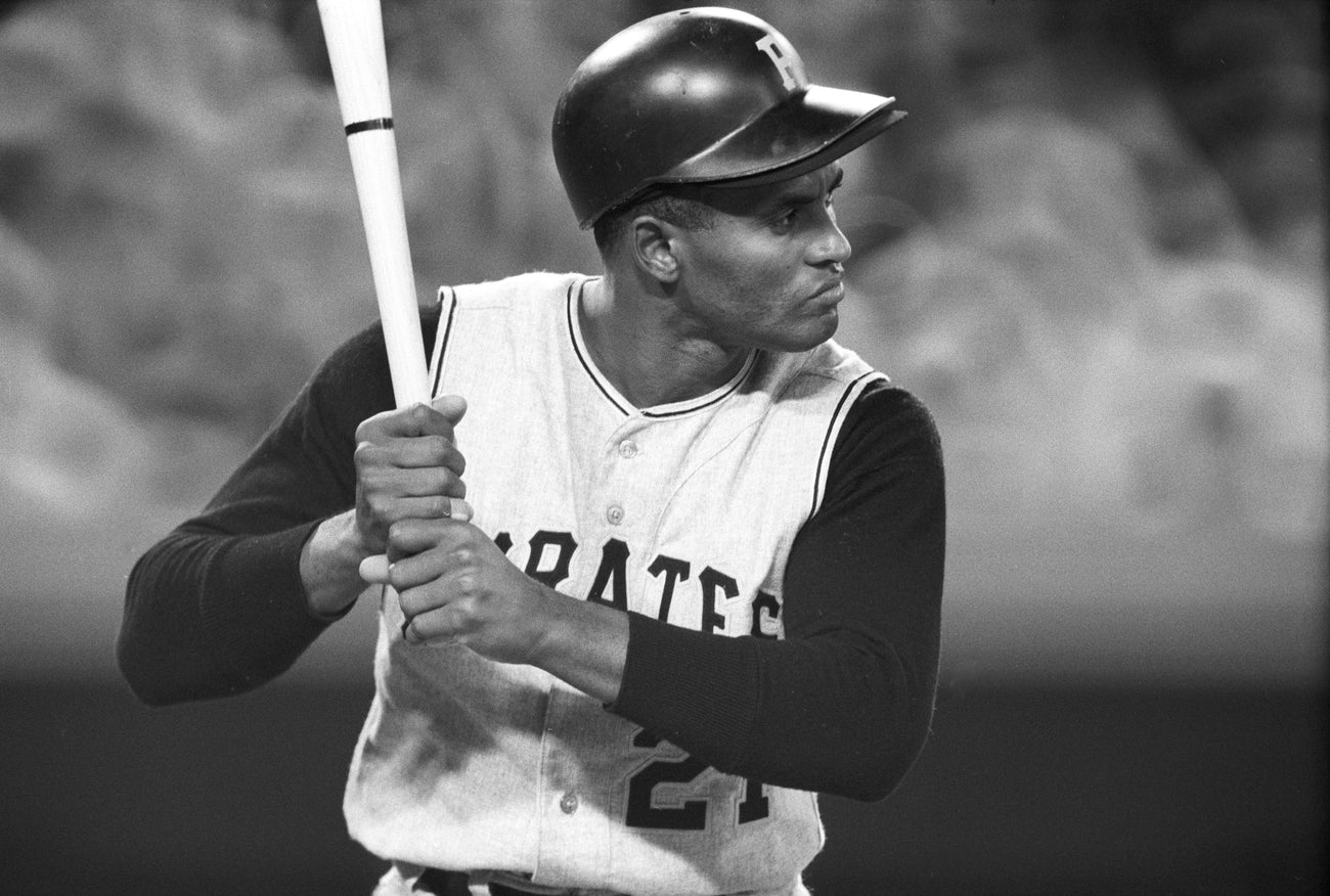 Roberto Clemente at Bat | Neil Leifer Photography